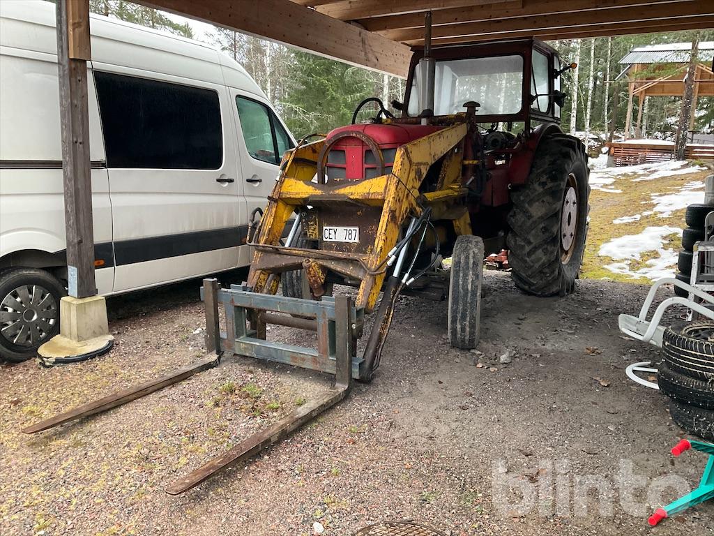 Traktor - Volvo 470 | Blinto auktioner