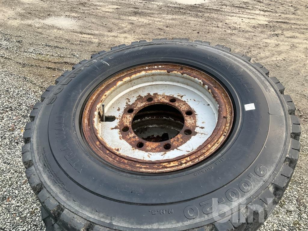 Däck - Volvo L 30 BZ Volvo L35 | Blinto auktioner