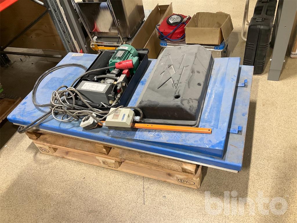 Lyftbord - Edmo lift | Blinto auktioner