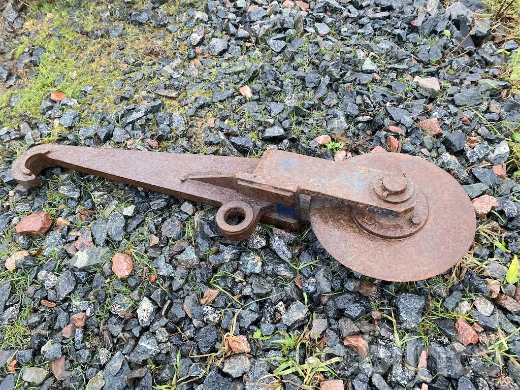 Asfaltstrissa - Stora BM | Blinto auktioner