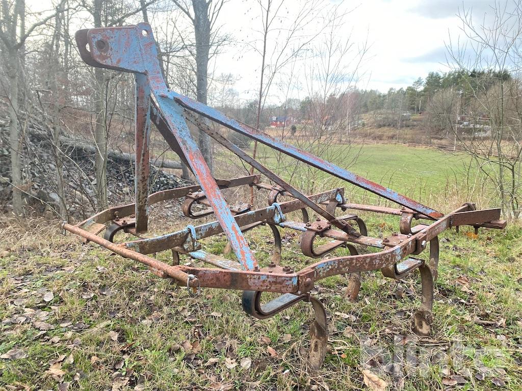 Harv - Trepunkts fäste | Blinto auktioner