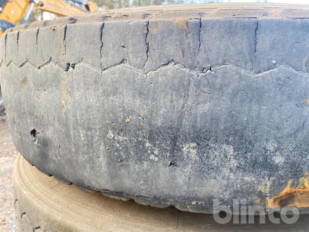 Hjul - 11.00-20 / 6 stycken | Blinto auktioner