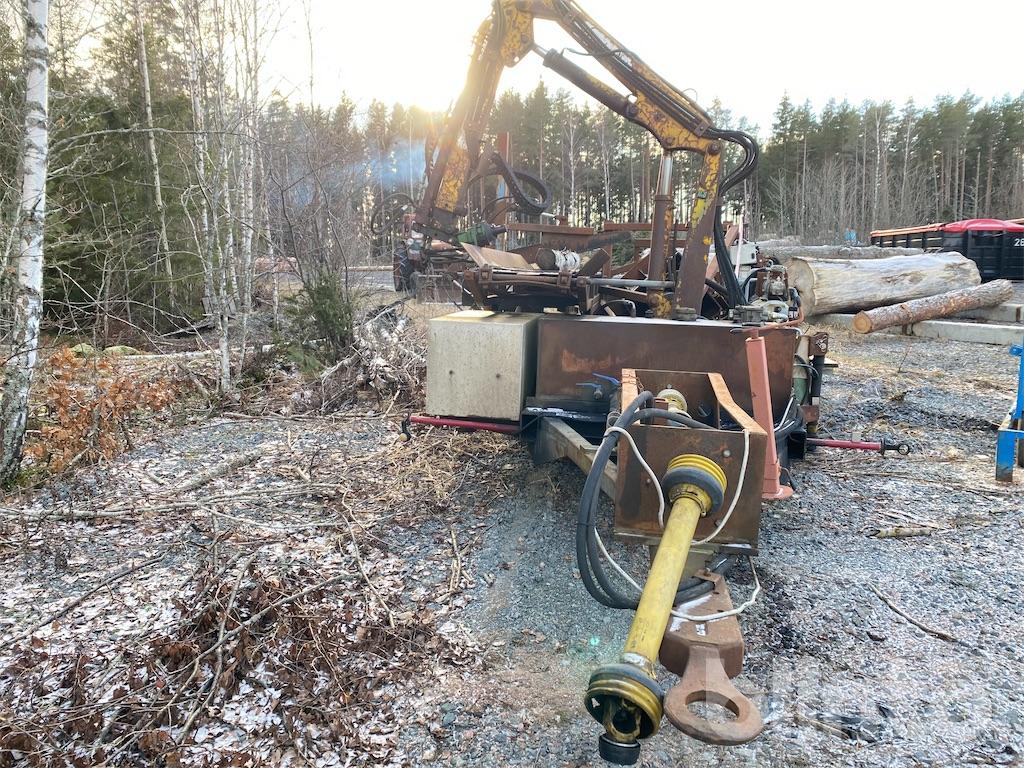 Vedmaskin - med kran | Blinto auktioner