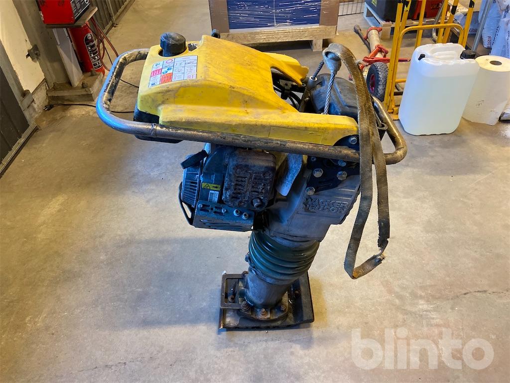Stamp - Wacker Neuson | Blinto auktioner