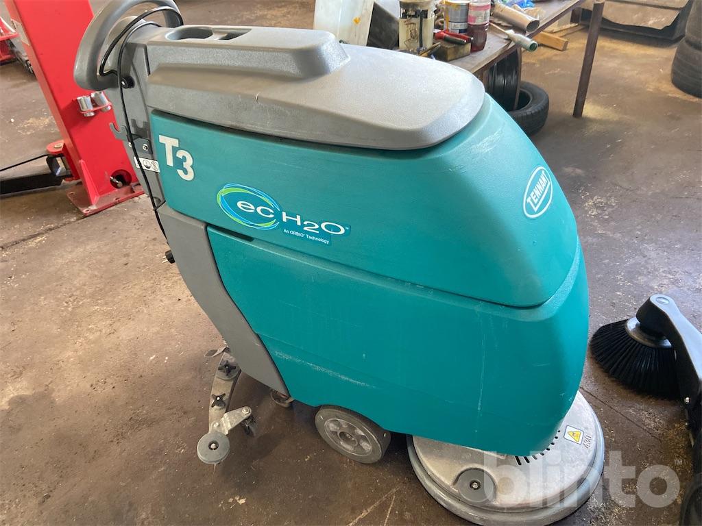 Skurmaskin - Tennant T3 ex H2O | Blinto auktioner
