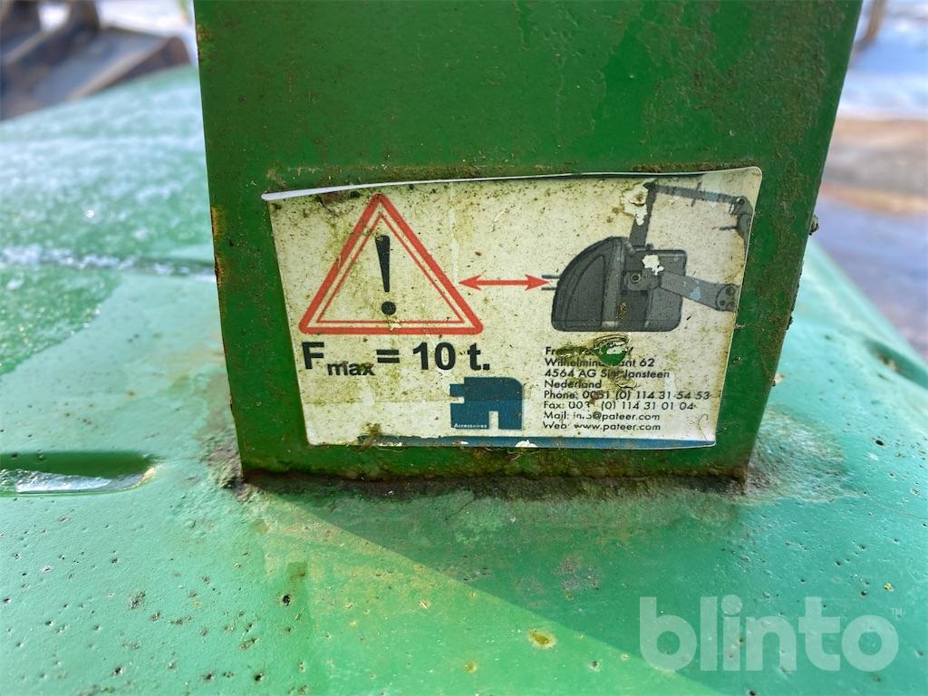 Frontvikt - 900kg | Blinto auktioner