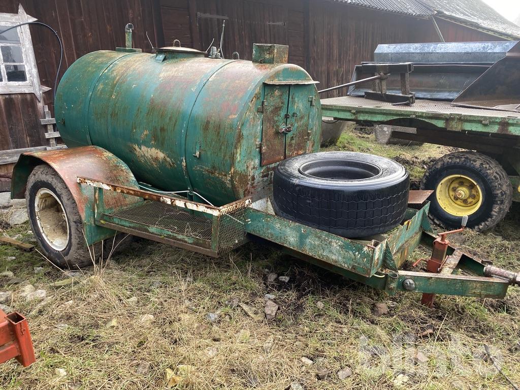 Vattenvagn - Vagn med tank | Blinto auktioner