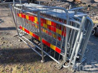Kravallstaket - 20st med platt fot | Blinto auktioner