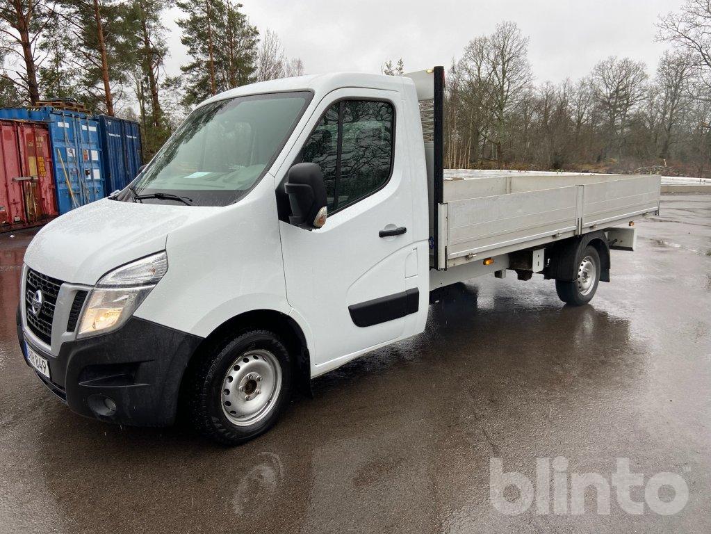 Flakbil - Nissan | Blinto auktioner