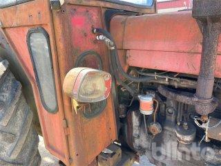 Traktor med kran - Massey Ferguson 178 | Blinto auktioner