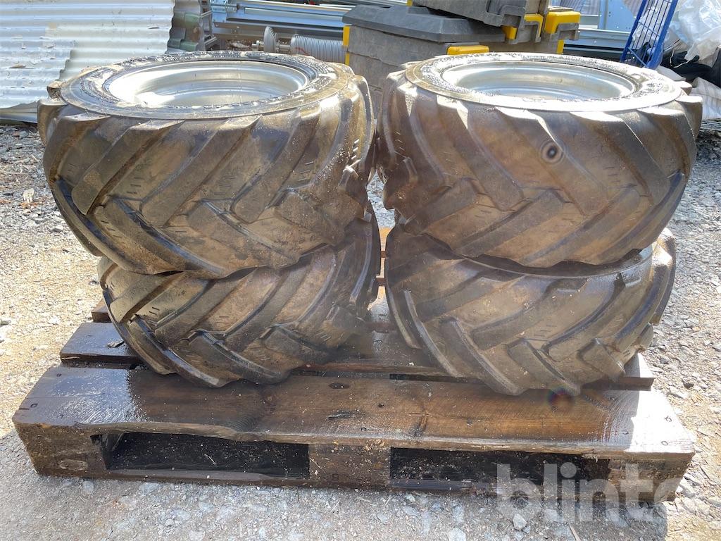 Däck - till redskapsbärare Starco - 4st | Blinto auktioner