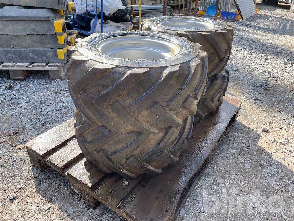 Däck - till redskapsbärare Starco - 4st | Blinto auktioner