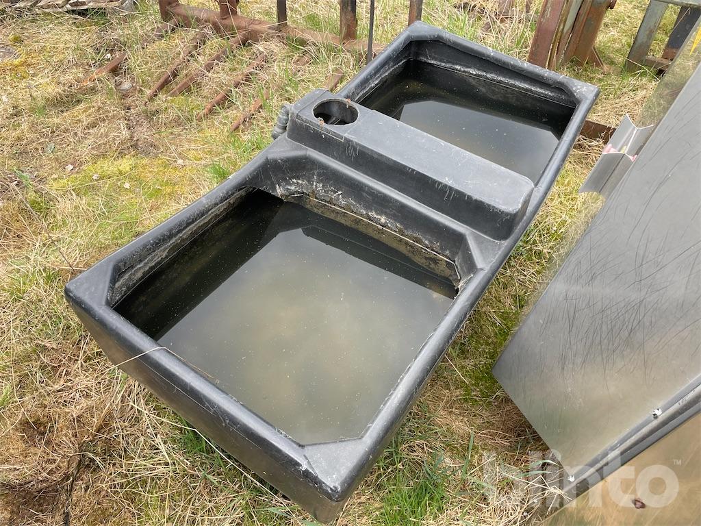 Vattenbalja - Djurvattenkopp | Blinto auktioner