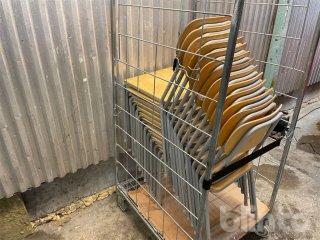 Stolar - Stapelbara 13st | Blinto auktioner