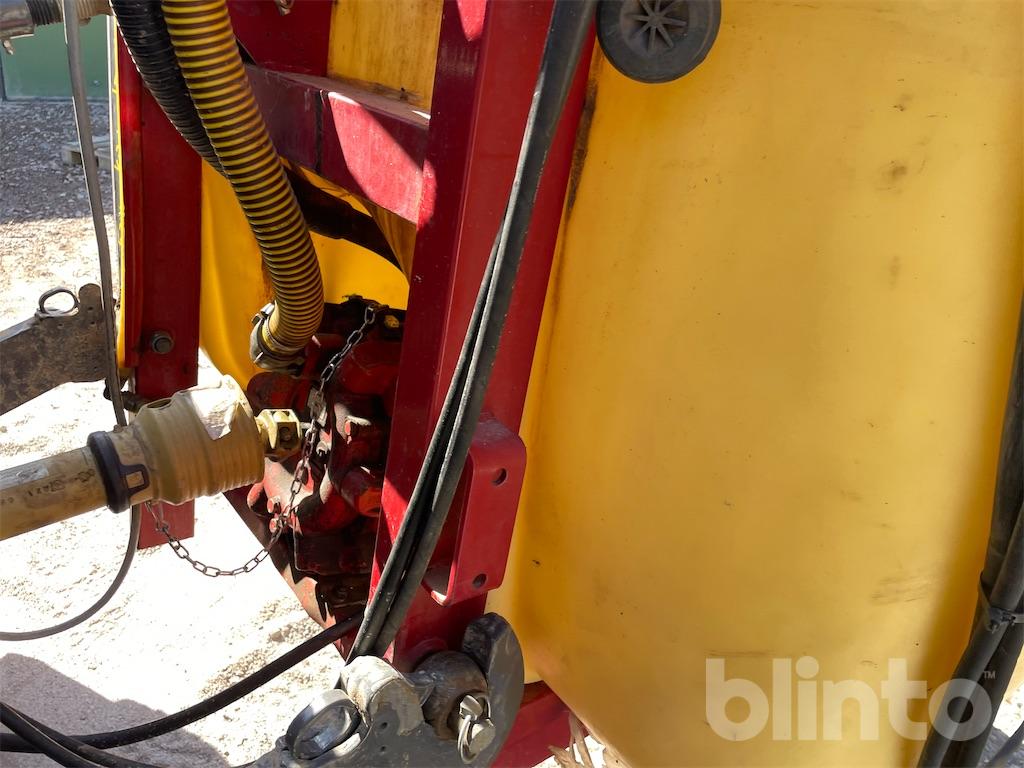 Spruta - Hardi LXY 1200 | Blinto auktioner