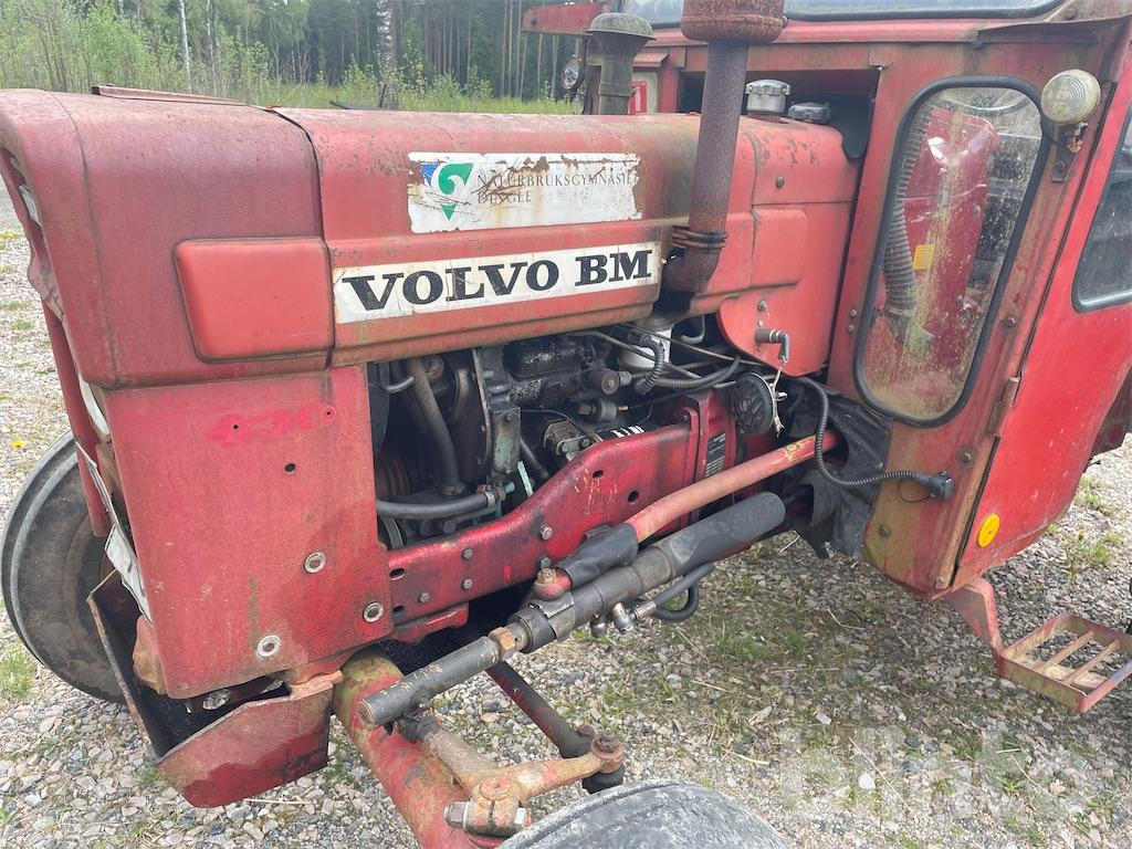 Traktor - VOLVO-BM T 430 | Blinto auktioner