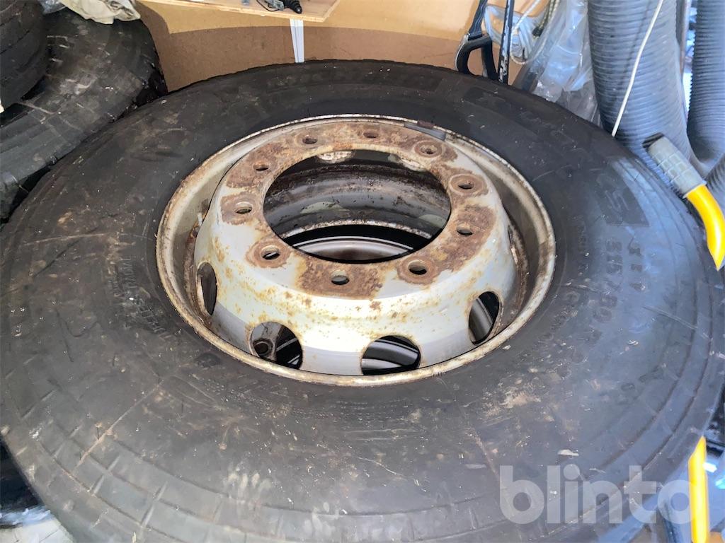 Lastbilshjul - 11 stycken | Blinto auktioner