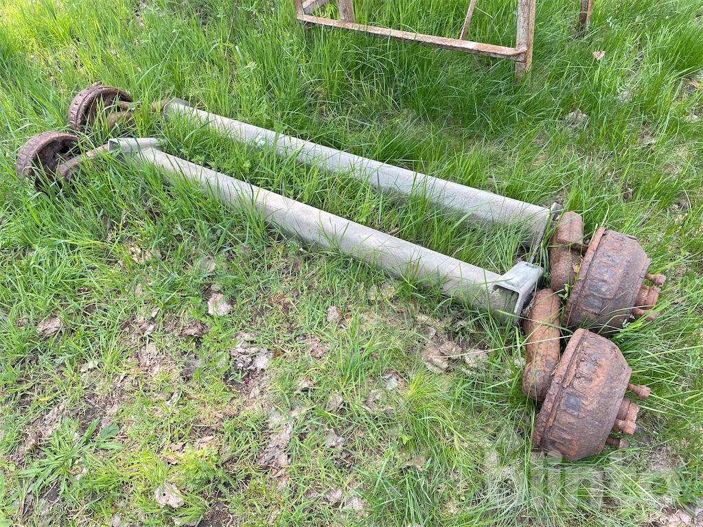 2 Släpvagnsaxlar - AL-KO 1000 kg | Blinto auktioner