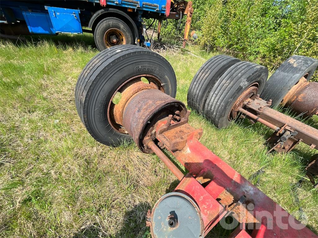 Hjulaxel - BWP axel med hjul 22,5 tum | Blinto auktioner