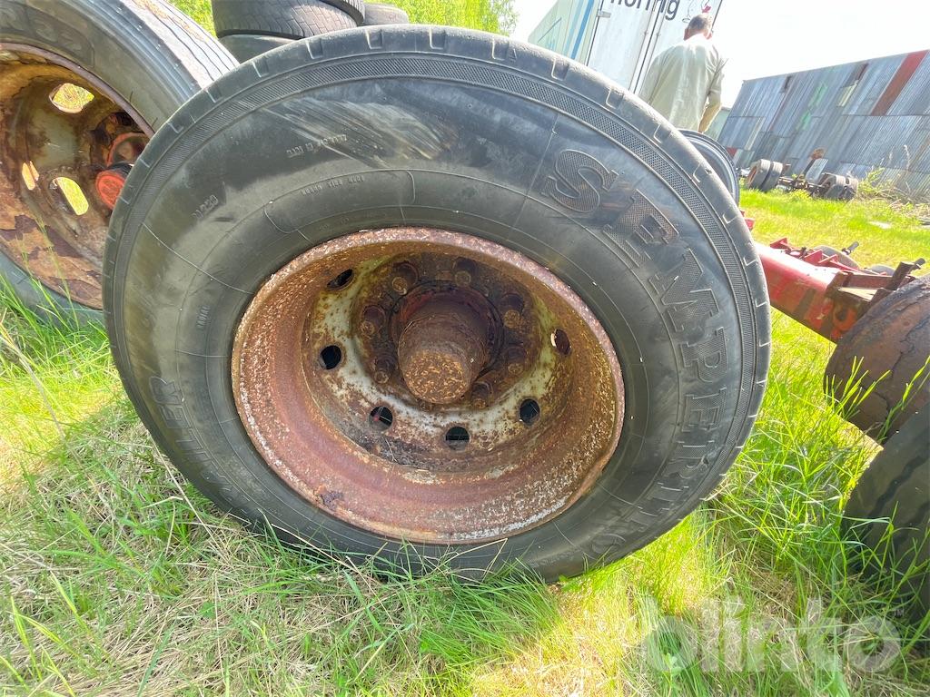 Hjulaxel - BWP axel med hjul 19,5 | Blinto auktioner