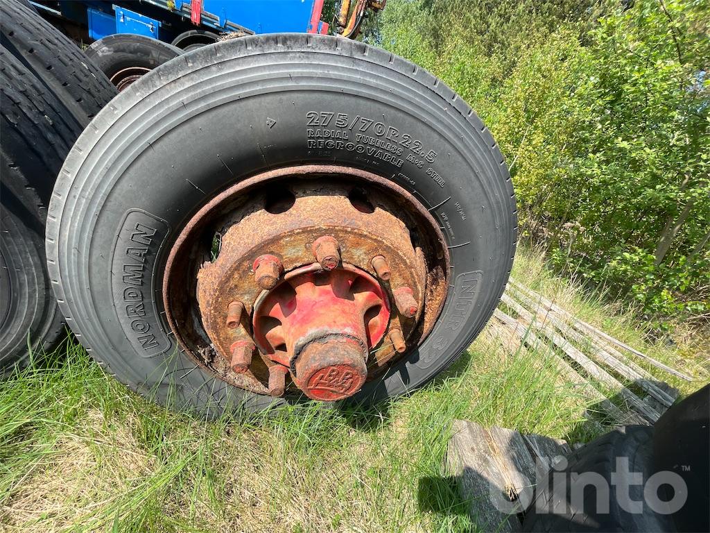 Hjulaxel - Axel med hjul 22,5 tum | Blinto auktioner