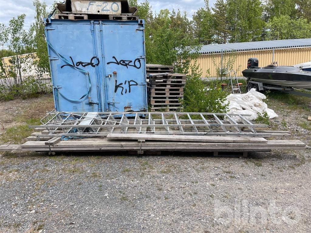 Takplåt - Samt byggtrappa och virke | Blinto