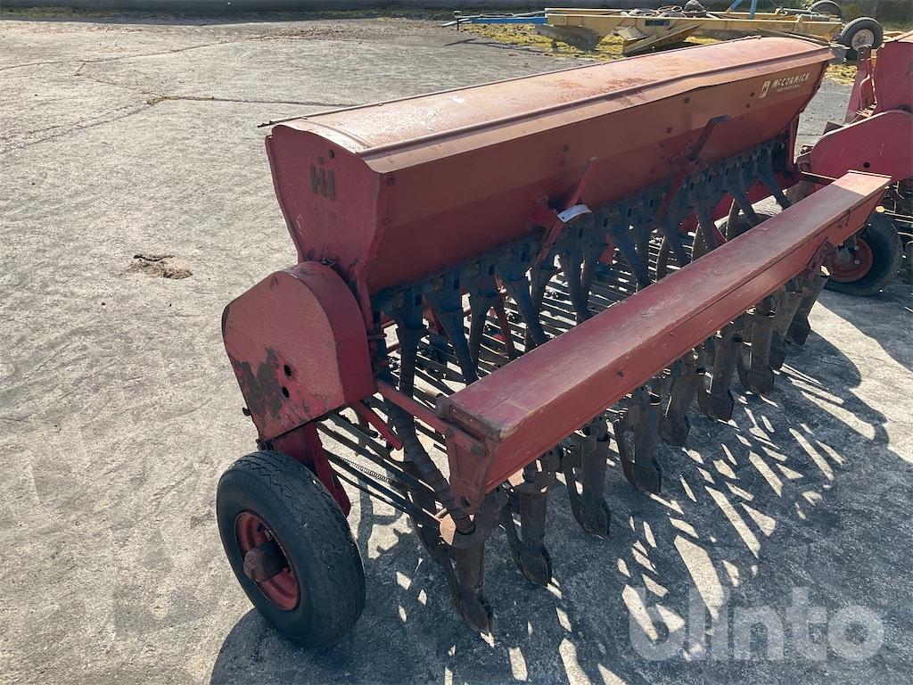 Såmaskin - Mc Cormik International S6-2 | Blinto auktioner