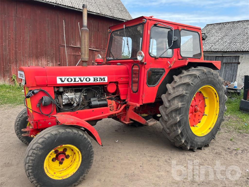 Traktor - BM VOLVO T 800 A Reparationsbehov | Blinto auktioner
