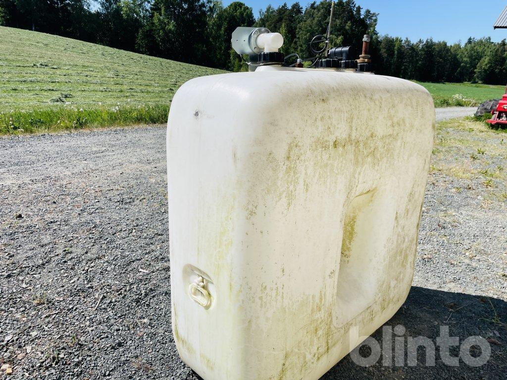 Plasttank - Roth 1500 liter #1 | Blinto auktioner