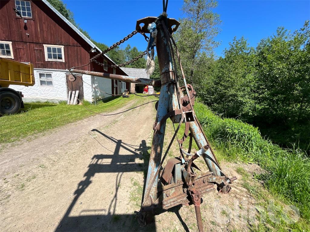 Skogskran - Äldre med vinsch | Blinto auktioner
