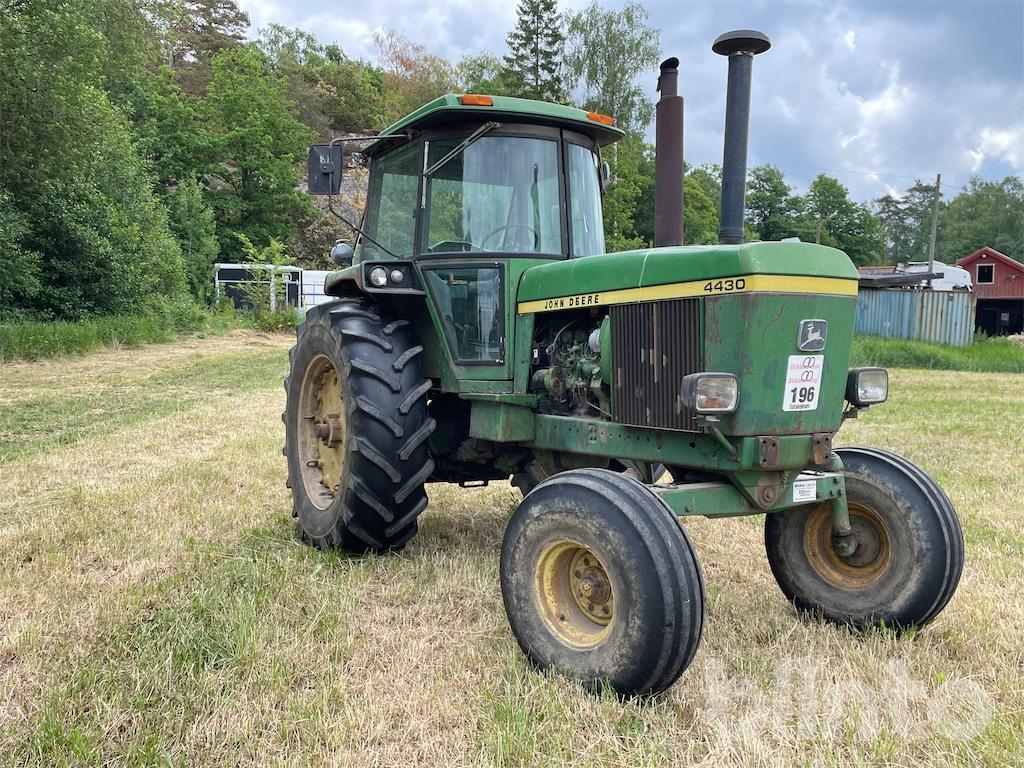 Traktor - JOHN DEERE 4430 | Blinto auktioner
