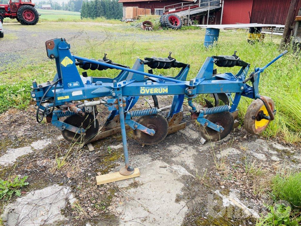 Plog - 3-skärig Överum BT 388 | Blinto auktioner