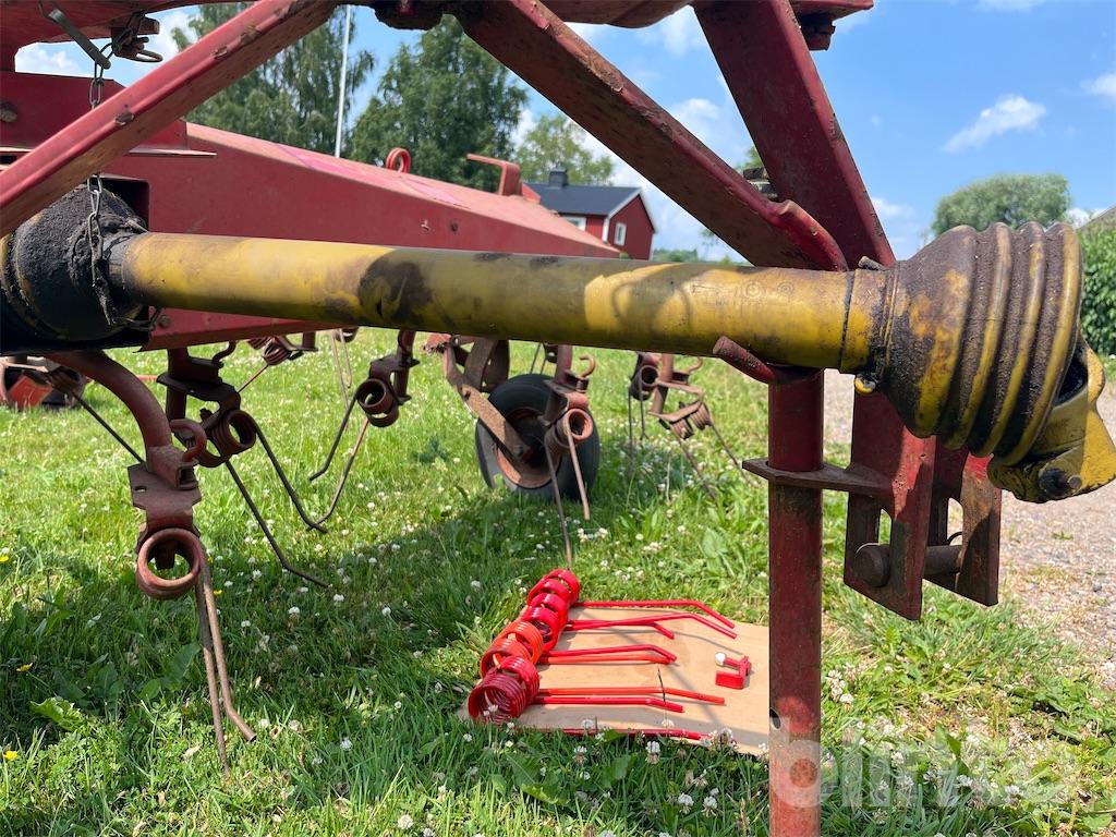 Hövändare - Kombiräfsa JF CR 320 | Blinto auktioner