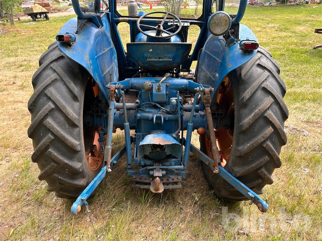 Traktor - FORD POWER MAJOR | Blinto auktioner