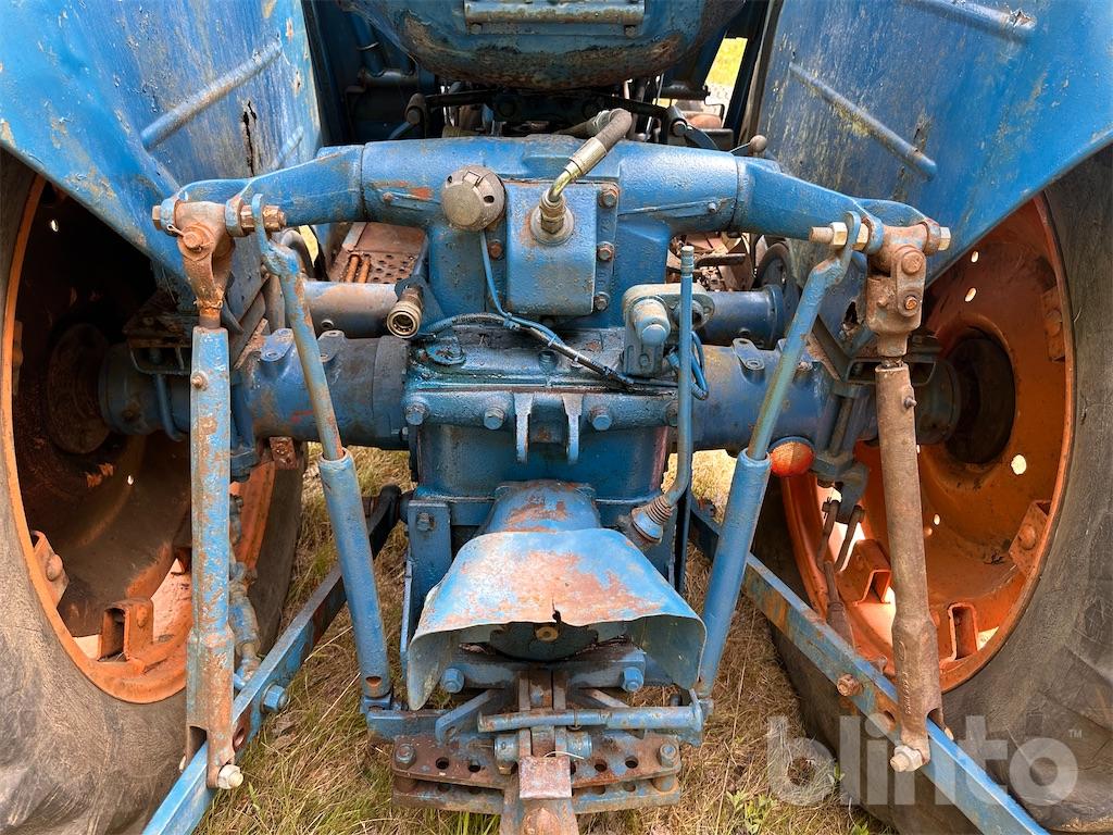 Traktor - FORD POWER MAJOR | Blinto auktioner