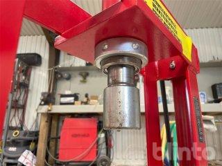 Hydraulpress - Hamron 10 Ton | Blinto auktioner