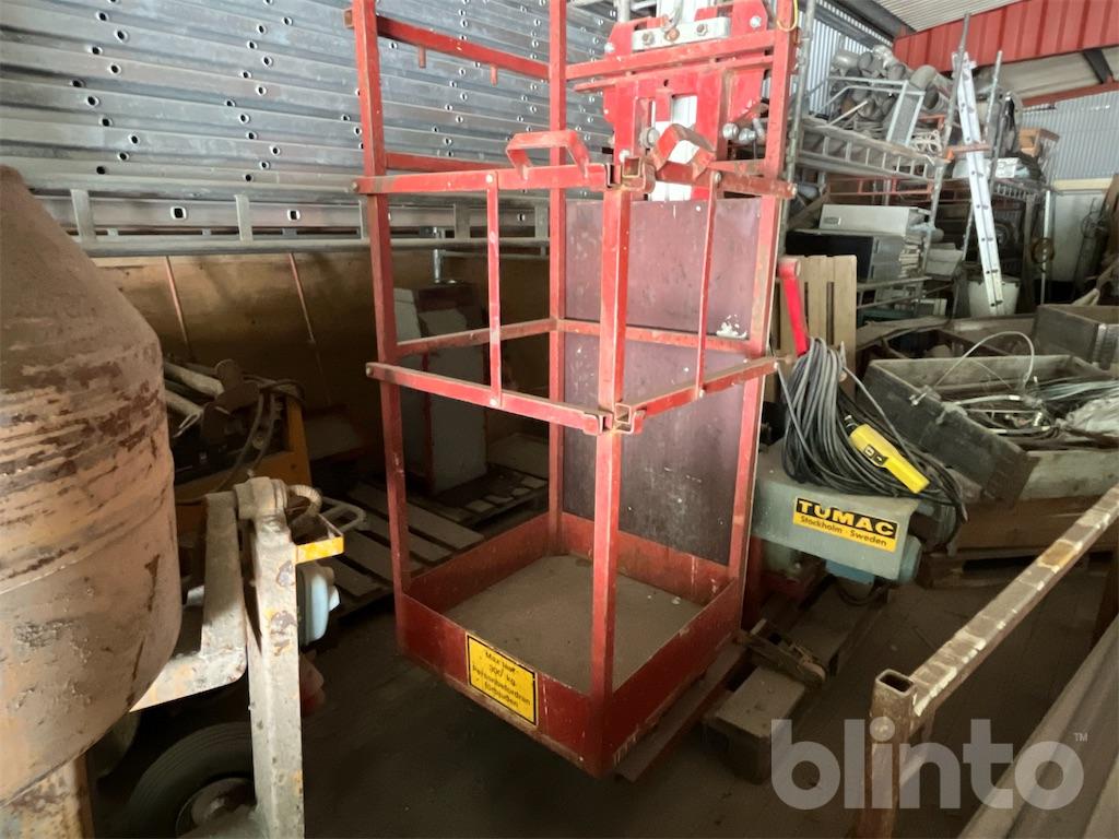 Materialhiss 24m - Tumac SM300 | Blinto auktioner