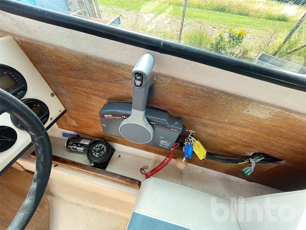 Båt - Uttern 5000MC | Blinto auktioner