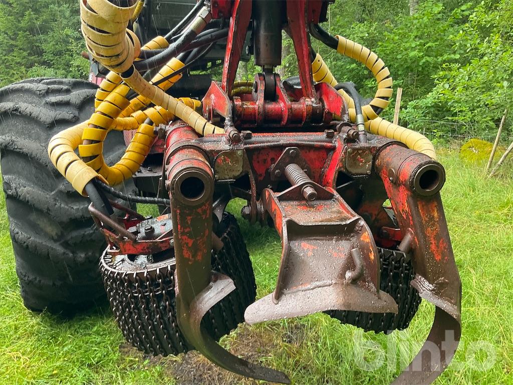 Skördare - Valmet 901 | Blinto auktioner