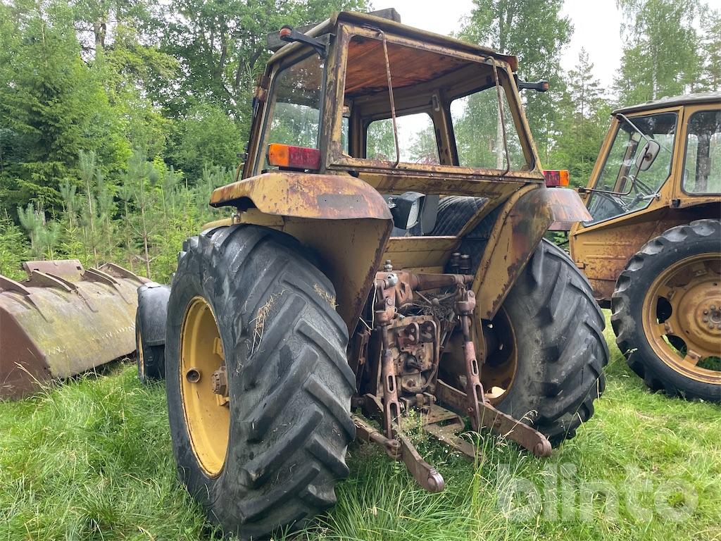 Traktor - VALMET 700 | Blinto auktioner