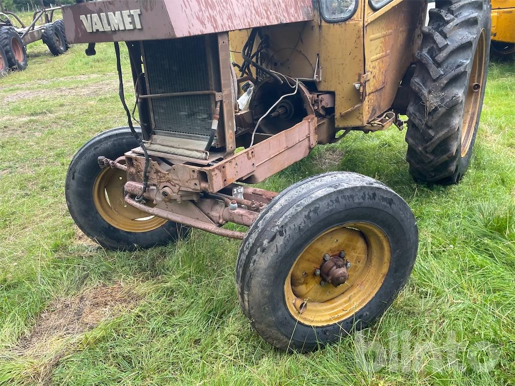 Traktor - VALMET 602 reservdel | Blinto auktioner