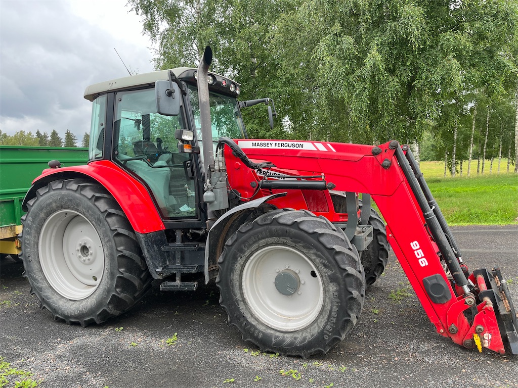Traktor - MASSEY FERGUSON 6455 | Blinto auktioner