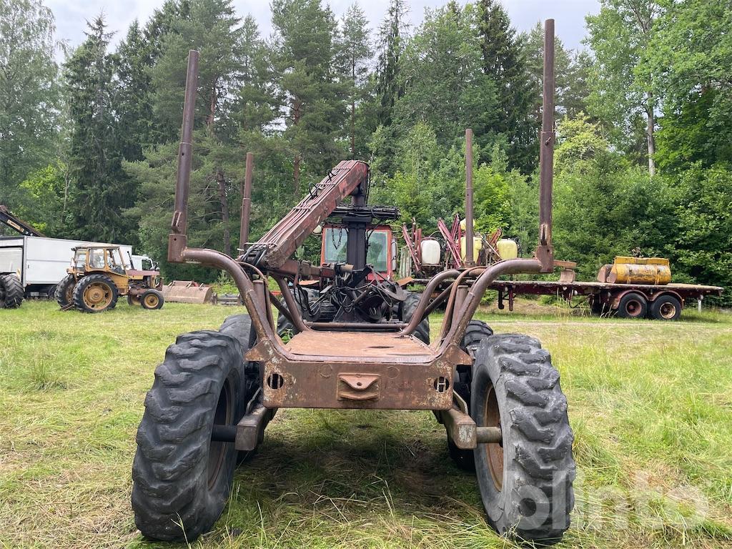 Traktor - HEMEK ALL-DRIV 600 | Blinto auktioner