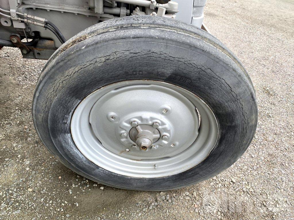 Lantbrukstraktor - MF 135 Multipower | Blinto auktioner