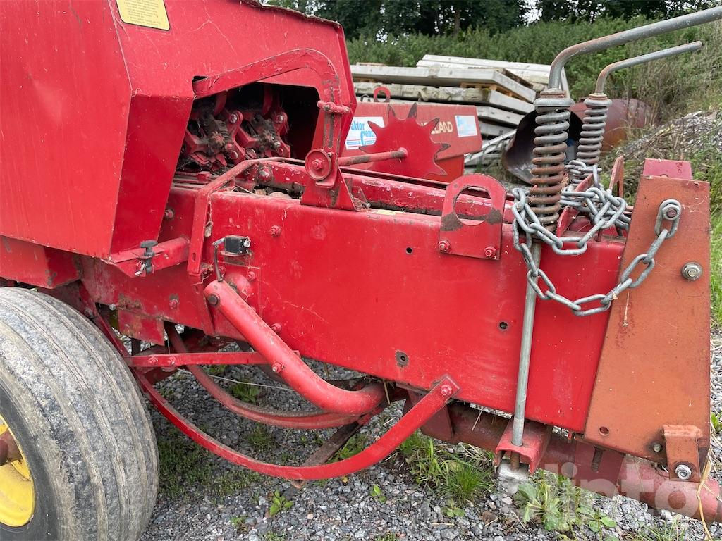 Höpress - NEW HOLLAND 265 | Blinto auktioner
