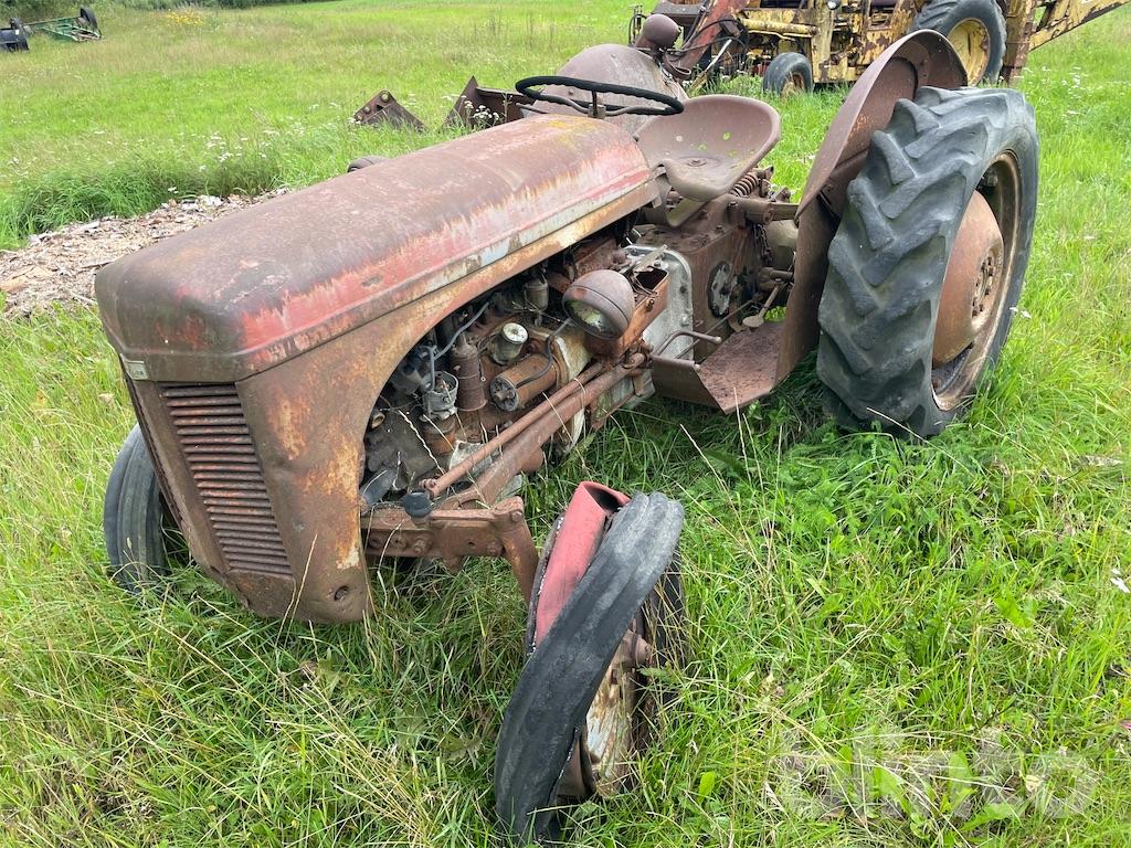 Traktor - FERGUSON TEA 20 | Blinto auktioner
