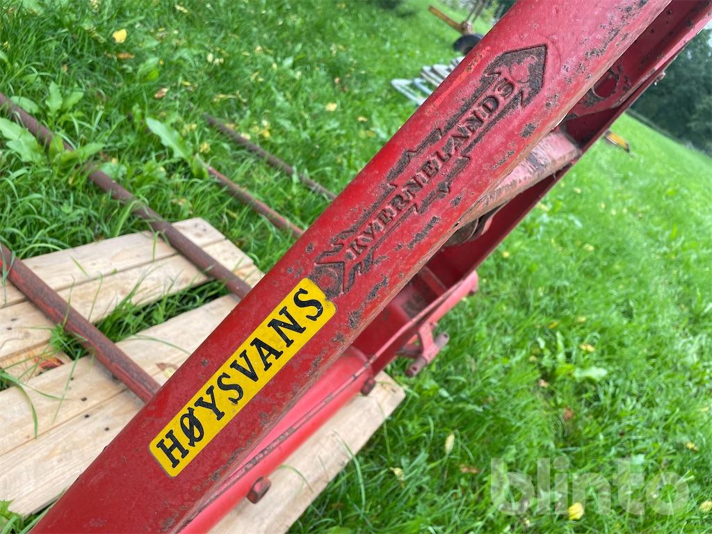 Hösvans - Kverneland | Blinto auktioner