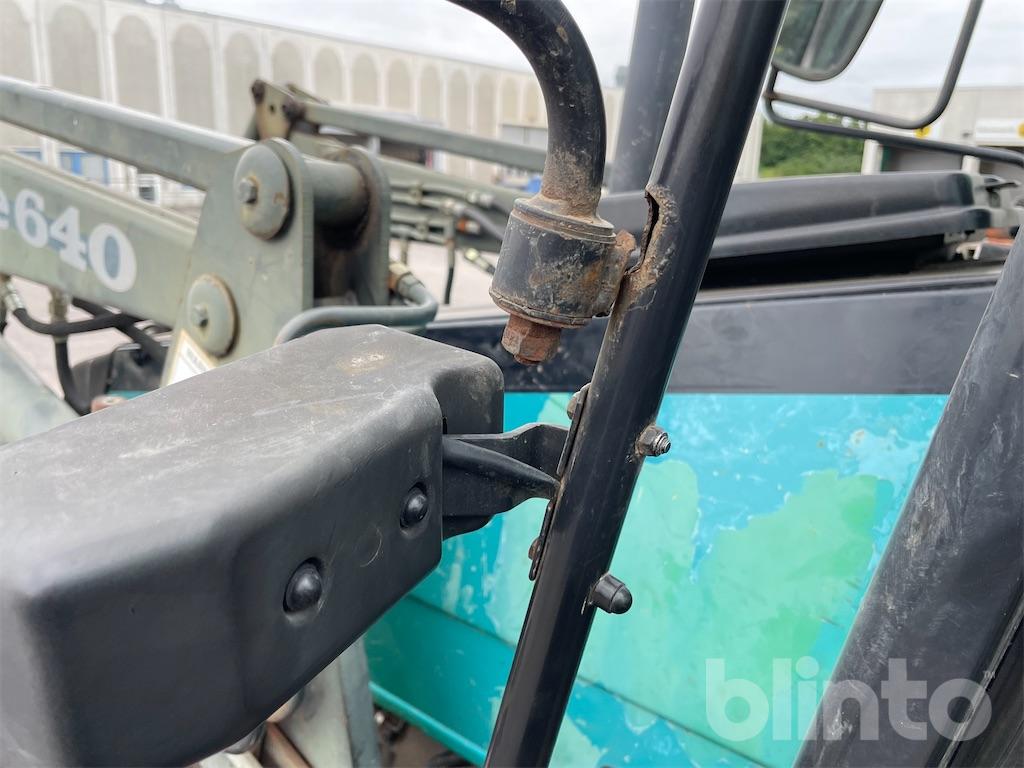 Traktor - VALMET 800 | Blinto auktioner