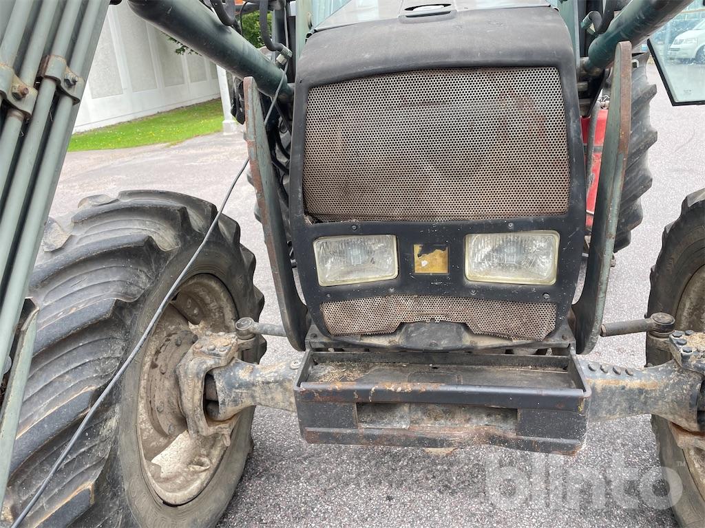 Traktor - VALMET 800 | Blinto auktioner