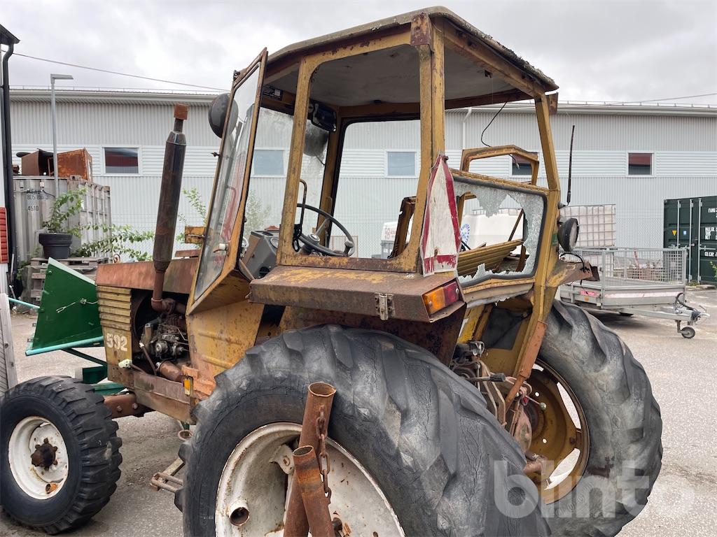 Traktor - VALMET 502 | Blinto auktioner